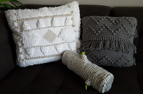 Ravelry: Loop & Bobble Pillow pattern by Heidi Banford