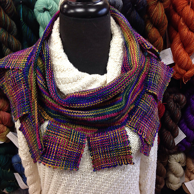 Ravelry: Zoom Loom Shawl pattern by Hilda Beukelman