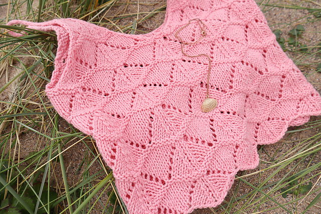 Ravelry: Seashell Top pattern by Iris H