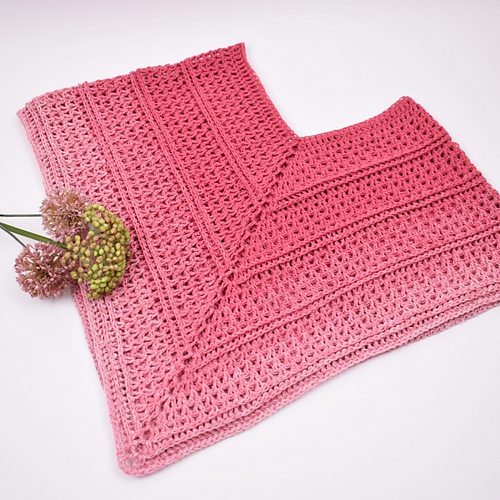 Ravelry: Timeless Child Poncho Sultan pattern by Tine Sommer Hansen