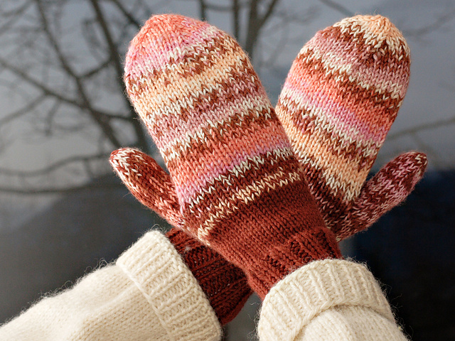 Ravelry: Annie's Mittens pattern by Holli Yeoh