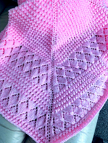 Ravelry: CUDDLES and KISSES pattern by Susan J Ward (HoneyBeeBears)