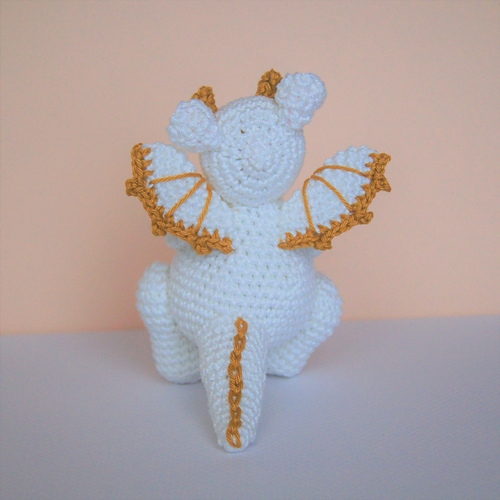 Ravelry: Flying Dragon pattern by Larissa Soares - Pink Wip