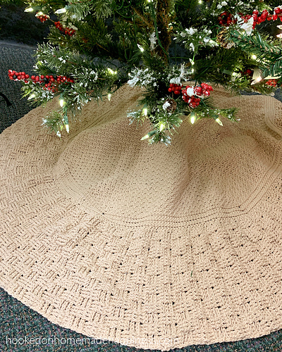 Ravelry: Country Christmas Tree Skirt pattern by Breann Mauldin