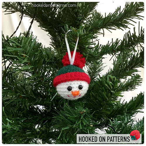Ravelry: Snowman Baubles pattern by Ling Ryan