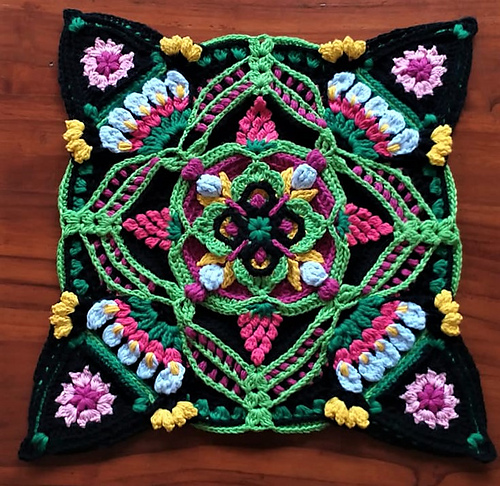 Ravelry: Chrysalis Throw pattern by The Floral Hook