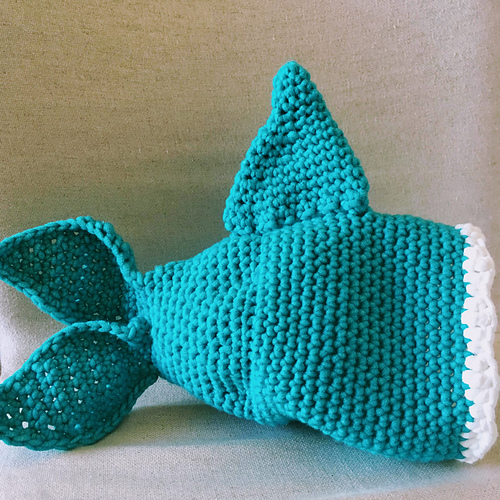 Ravelry: Sharkie Shark Chalk Bag pattern by Ellie from Hook Yarn Carabiner