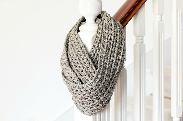 Ravelry: Basic Chunky Infinity Scarf pattern by Olivia Kent