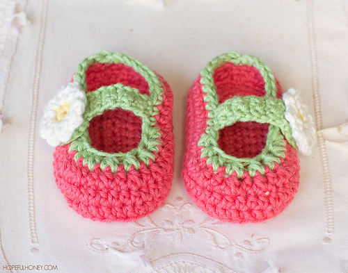 Ravelry: Tootsie Fruity Baby Booties pattern by Olivia Kent