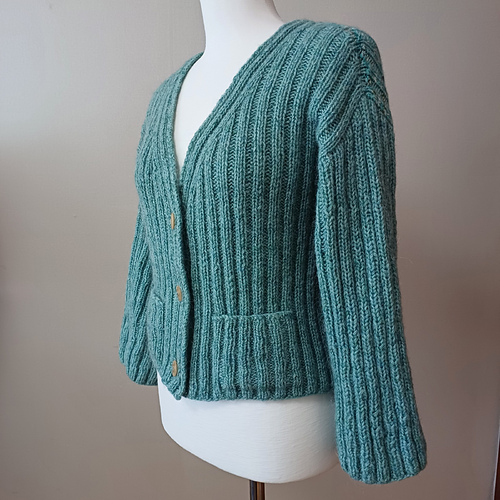 Ravelry: Lange linjer cardigan pattern by elsebeth judith