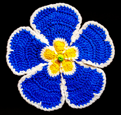 Ravelry: Primrose Blue Flower Crochet Applique pattern by Iin Wibisono