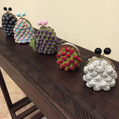 Ravelry: Strawberry Coin Purse pattern by Iin Wibisono