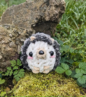 Ravelry: Harriet Hedgehog pattern by Illoominated Design