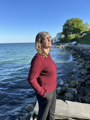 Ravelry: Tree Trunk Sweater Female Ed. pattern by Inge's Knitting Lab