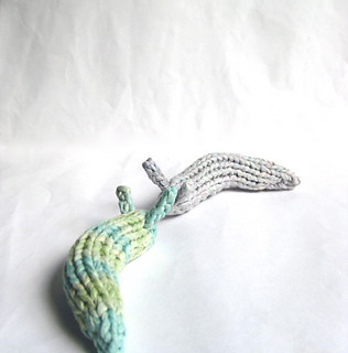 Ravelry: Have fun knitting Slug Buds for the holidays pattern by Flora ...