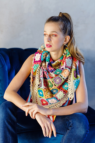 Ravelry: Iced Gem Shawl pattern by Helda Panagary