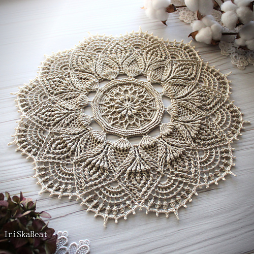 Here is the Beatriss doily, sewn into a hoop to hang up! I love hanging ...