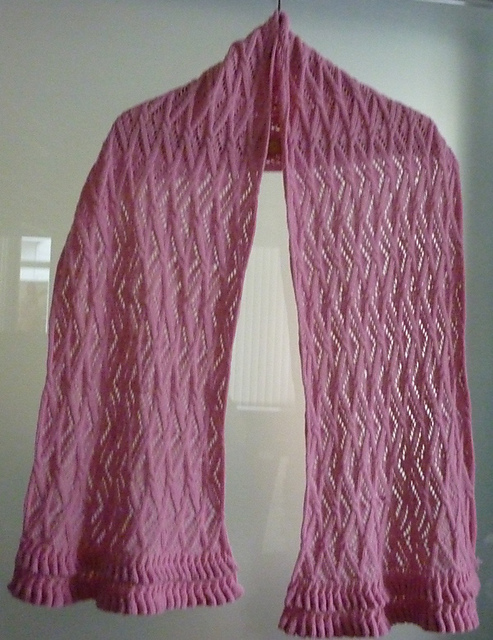 Ravelry: # 20 Stola in Rosa pattern by Stricktrends Design Team