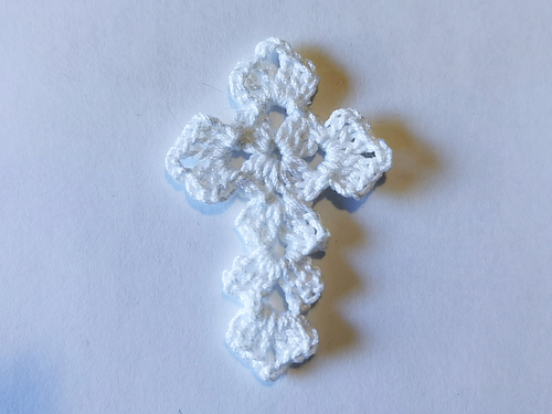 Ravelry: Cross applique pattern by Lyubov Shakhimardanova