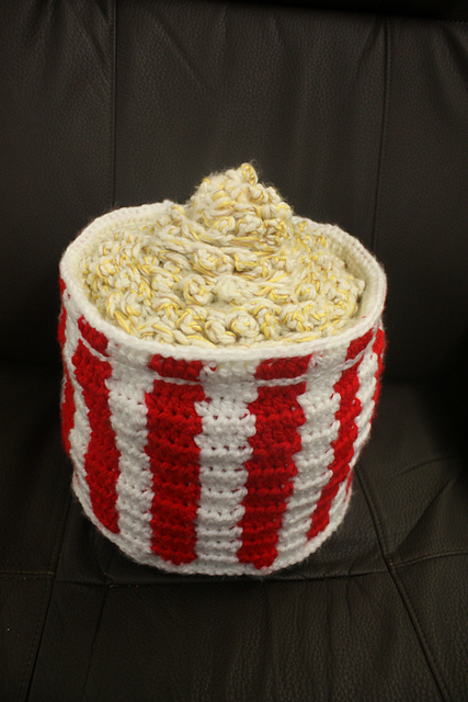 Ravelry: Popcorn Throw Pillow pattern by Irish Rose