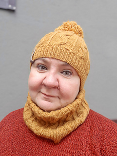 Ravelry: Hat and Snood Saffron Set pattern by Iryna Stadnyk