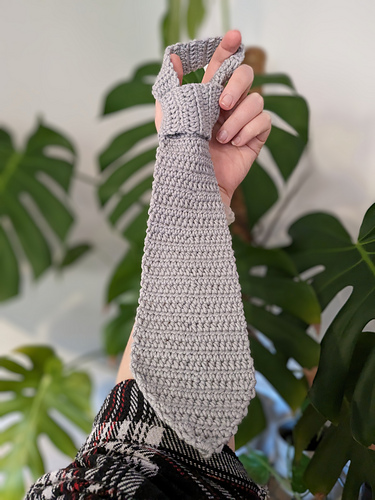 Ravelry: Simple Necktie pattern by Louise Burkes