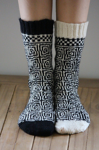 Ravelry: Optical Illusion Socks pattern by Donna Prentice