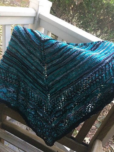 Ravelry: Iunae Lumen pattern by Jess LaBlache