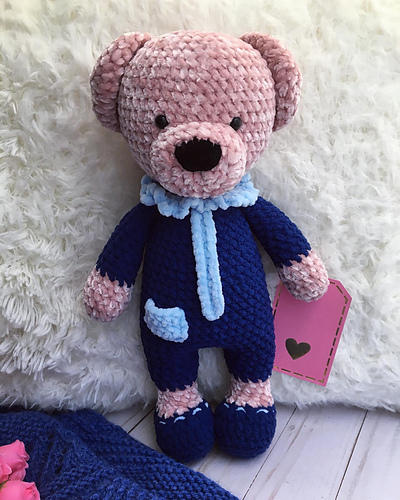 Ravelry: Cuddle Bear pattern by Jenny Amshen