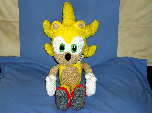 Ravelry: Super Sonic hedgehog amigurumi pattern by Jennie Faith
