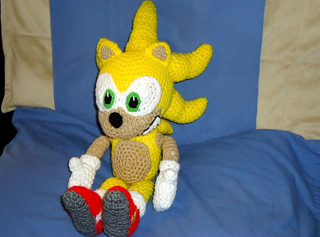 Ravelry: Super Sonic hedgehog amigurumi pattern by Jennie Faith