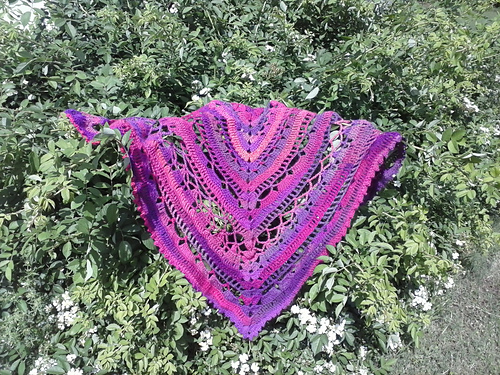 Ravelry: Color Flow Shawl pattern by Elena Madsen