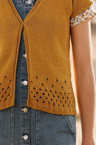 Ravelry: Gilt Lace Cardigan pattern by Susanna IC