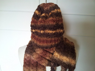 Ravelry: Jaccol's Nordic Colour Hat and Scarf