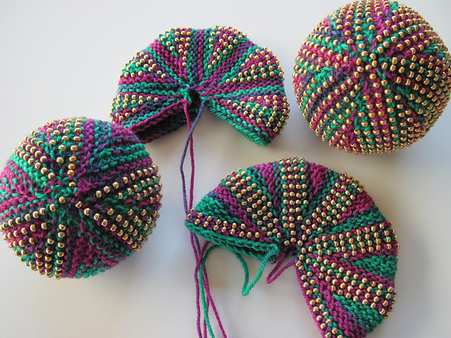 Ravelry: JackieES's 3 Variations on the Beaded Ball