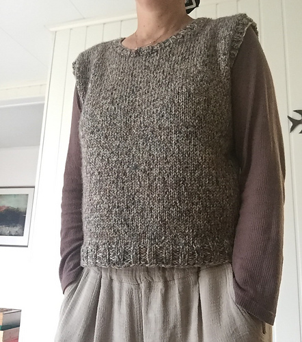 Ravelry: 210-28 College Days pattern by DROPS design