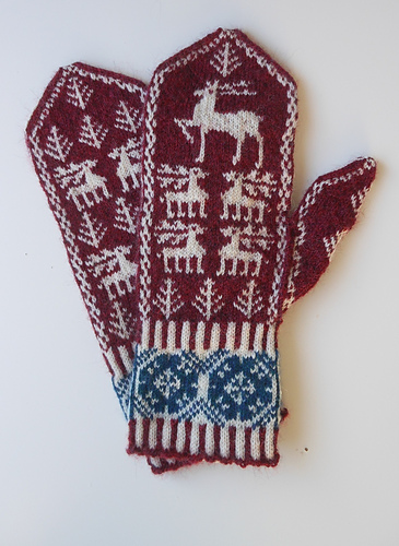 Ravelry: All the Reindeer Mittens pattern by Janet Welsh Knits