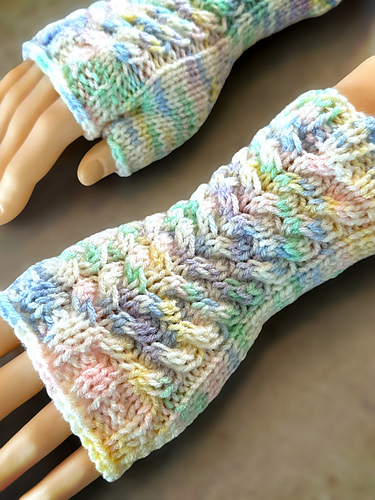 Ravelry: Cable Fingerless Gloves pattern by Janis Frank