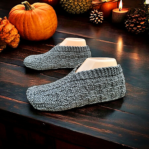 Ravelry: Plaid Slippers pattern by Janis Frank