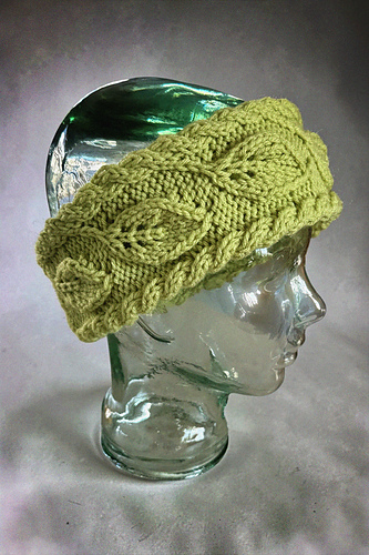Ravelry: Autumn Leaf Winter Headband pattern by Janis Frank