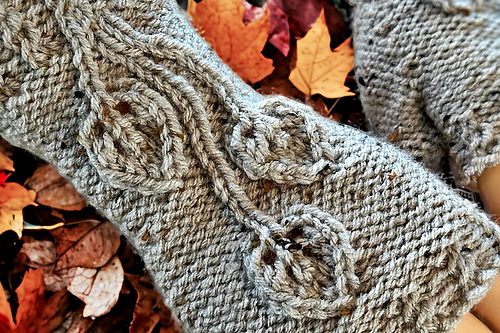 Ravelry: Autumn Leaf Half Gloves pattern by Janis Frank