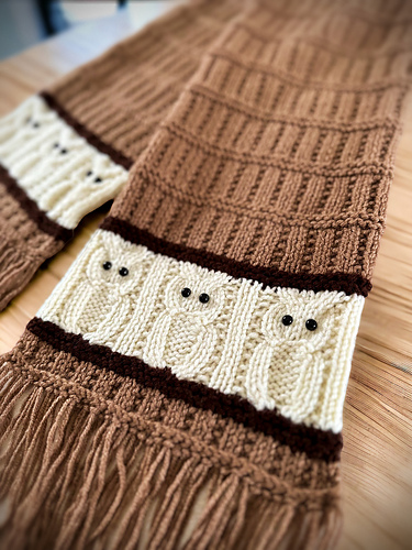 Ravelry: Owl Scarf pattern by Janis Frank