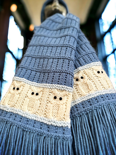 Ravelry: Owl Scarf pattern by Janis Frank