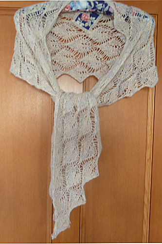 Ravelry: Dangling Leaves Shawl pattern by Iris Schreier