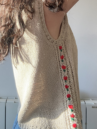 Ravelry: Petit Jardin Top pattern by Jardin des Tricots