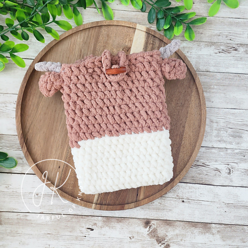 Ravelry: Highland Cow Tablet Sleeve pattern by Chung Yang