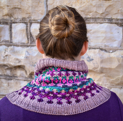 Ravelry: Funnel Cake Cowl pattern by Anne Claiborne