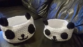 Ravelry: TheSheWizard's Panda Baskets