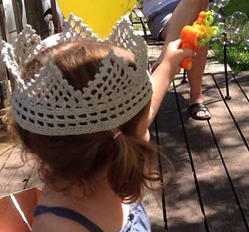 Ravelry: Child's Royal Crown pattern by Amy Shelton