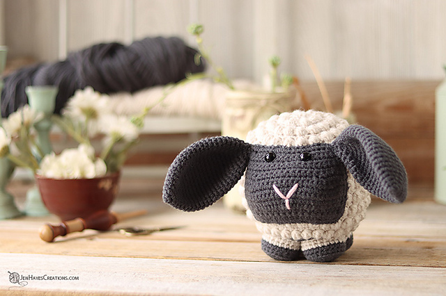 Ravelry: Crochet Bobble Sheep pattern by Jen Hayes